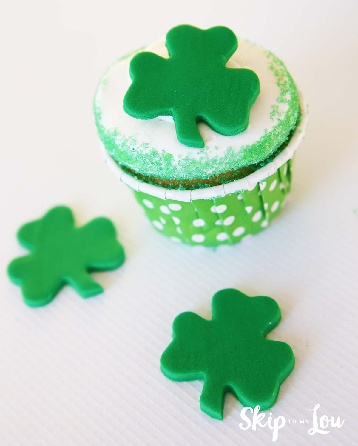 Shamrock Cupcake Toppers | Skip To My Lou