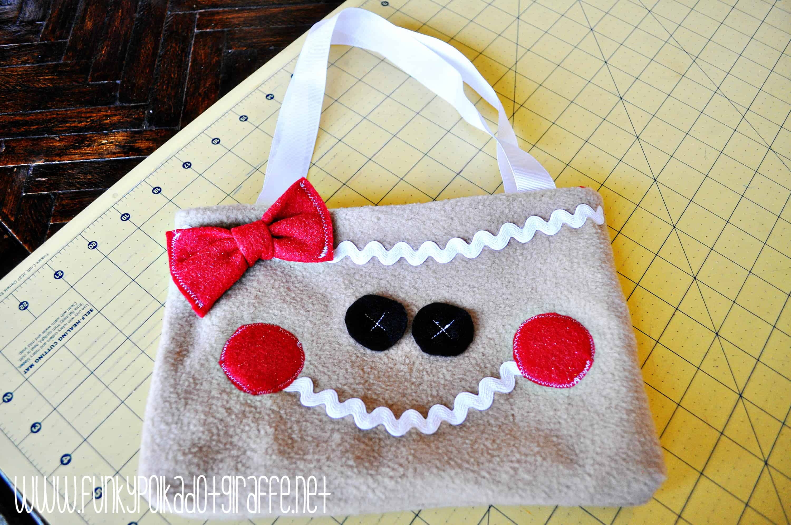 Little Girl Gingerbread Purse | Skip To My Lou