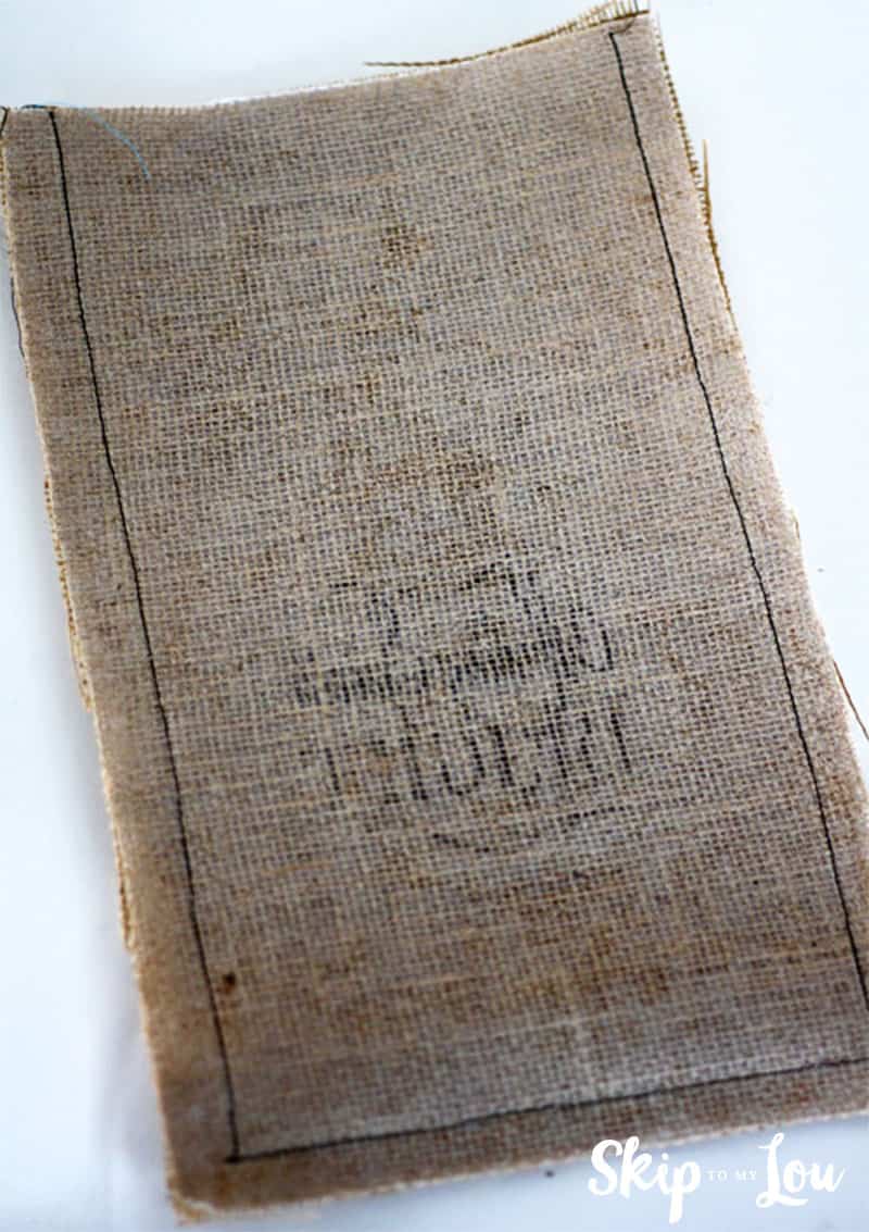 DIY Printed Burlap Bottle Bag | Skip To My Lou