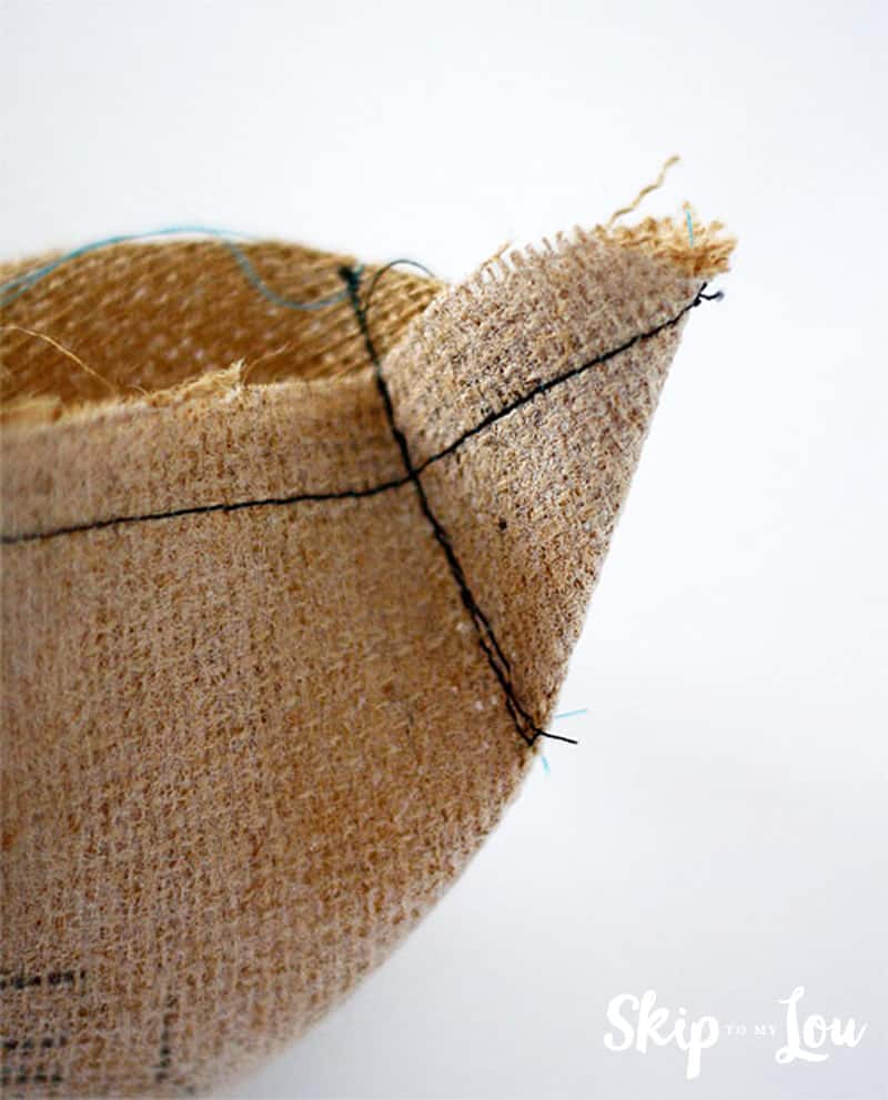 DIY Printed Burlap Bottle Bag | Skip To My Lou