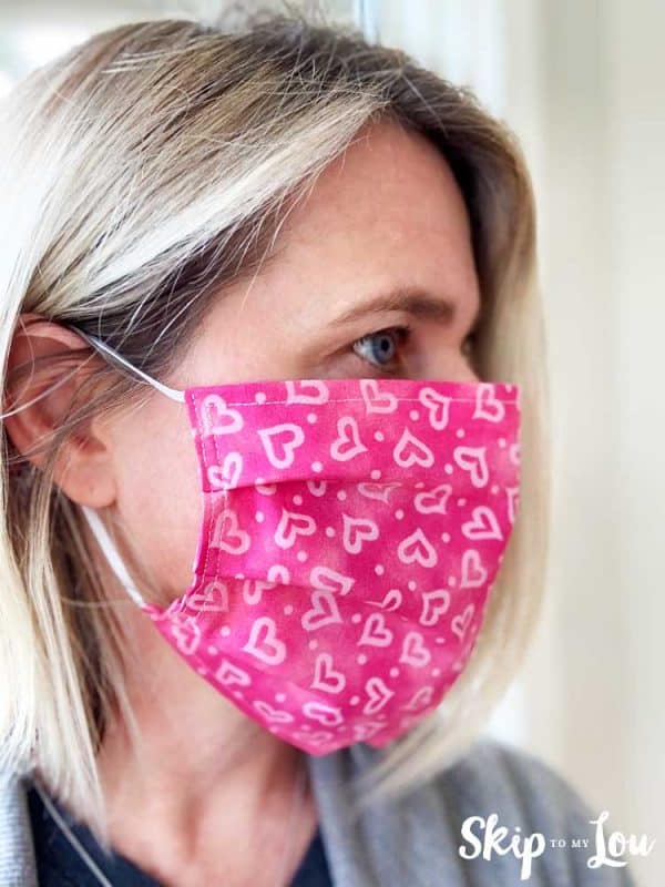 How to Sew a Face Mask with Filter Pocket {Easy Pattern} | Skip To My Lou