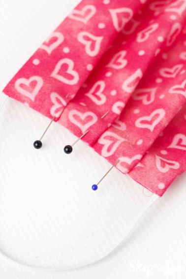 How to Sew a Face Mask with Filter Pocket {Easy Pattern} | Skip To My Lou